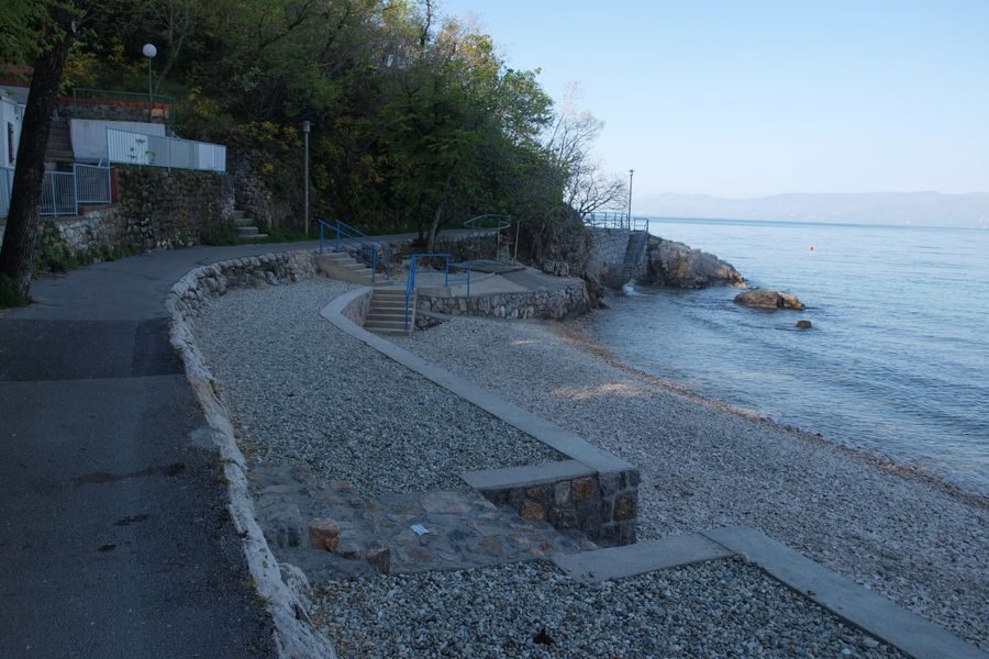 Kostrena se uređenjem plaža priprema za dolazak turističke sezone ...