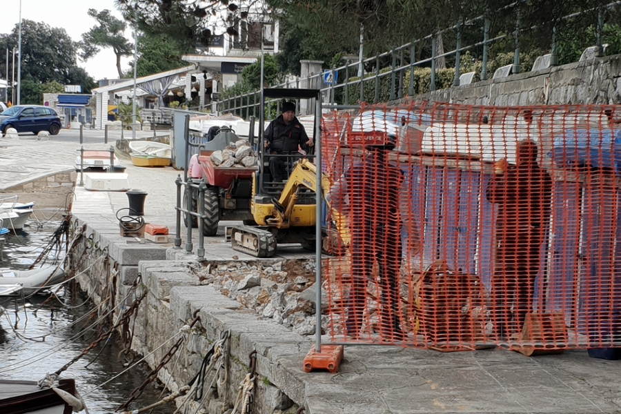 Saniraju se oštećeni dijelovi luka Opatija i Volosko, radovi napreduju ...