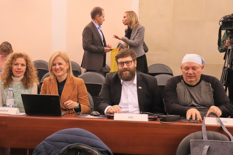 Vivoda u vijećnici rekao da je proračun “veli drek”, Karanikić se ...