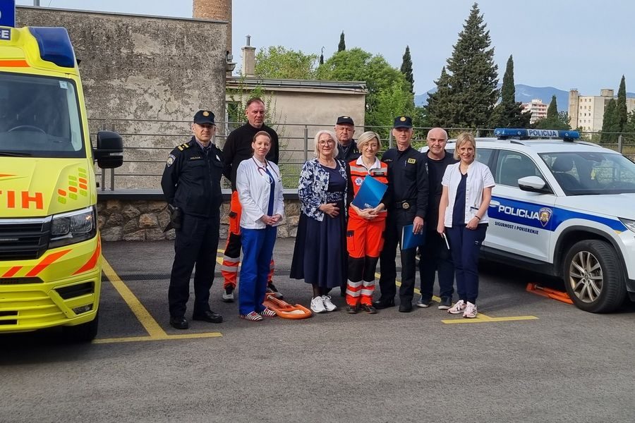 KBC Rijeka: Hvala policajcima i djelatnicima Hitne pomoći na doprinosu ...