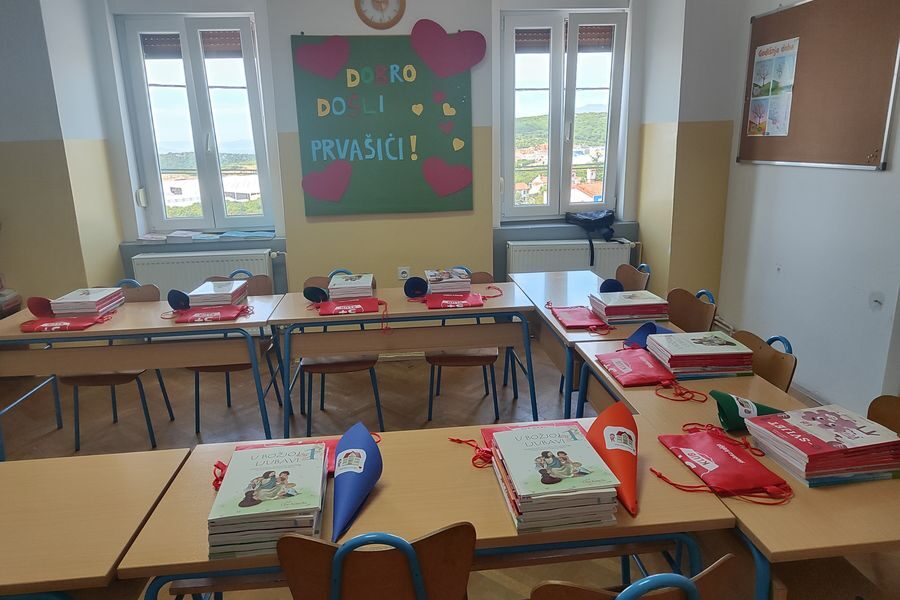 Grad Bakar pomaže brojnim obiteljima na početku nove školske godine ...