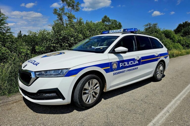Muškarac na Krku poginuo nakon što je autom prešao na drugu stranu ...