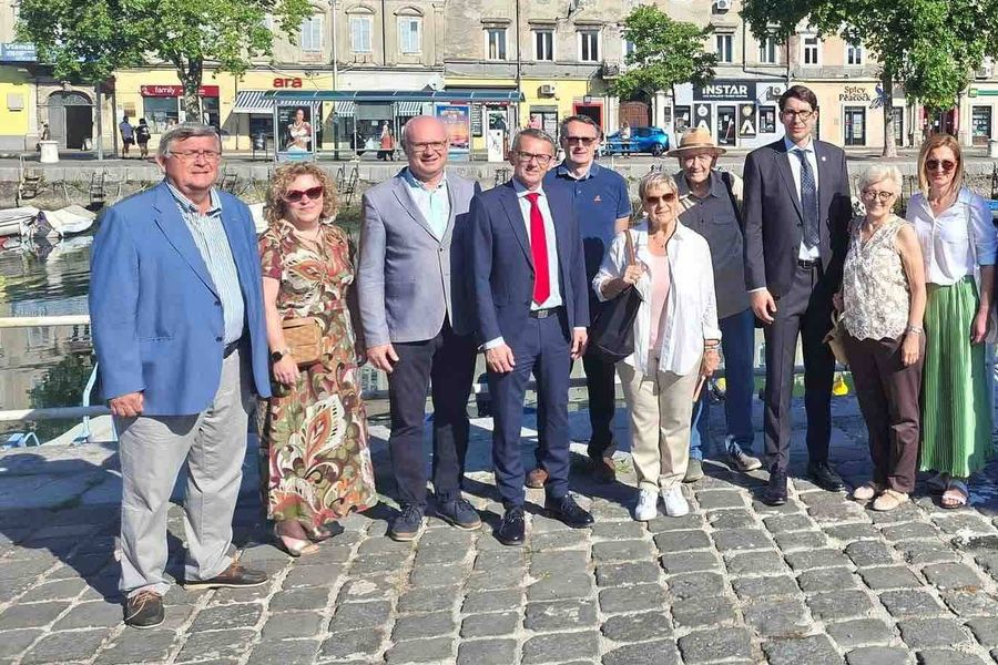 Riječki SDP objavio zajedničku fotografiju s Obersnelom: Zašto šute o ...