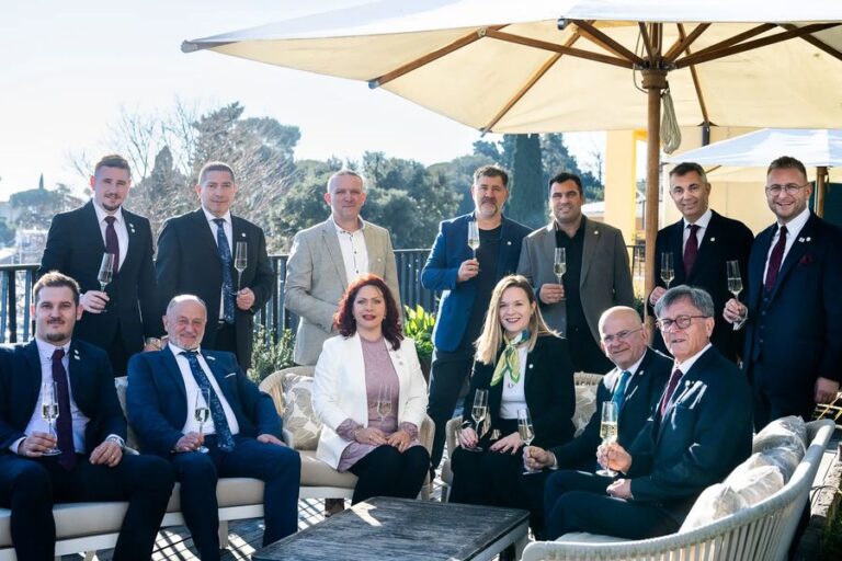 14 kvarnerskih vina nagrađeno prestižnom Decanter medaljom – Fiuman.hr