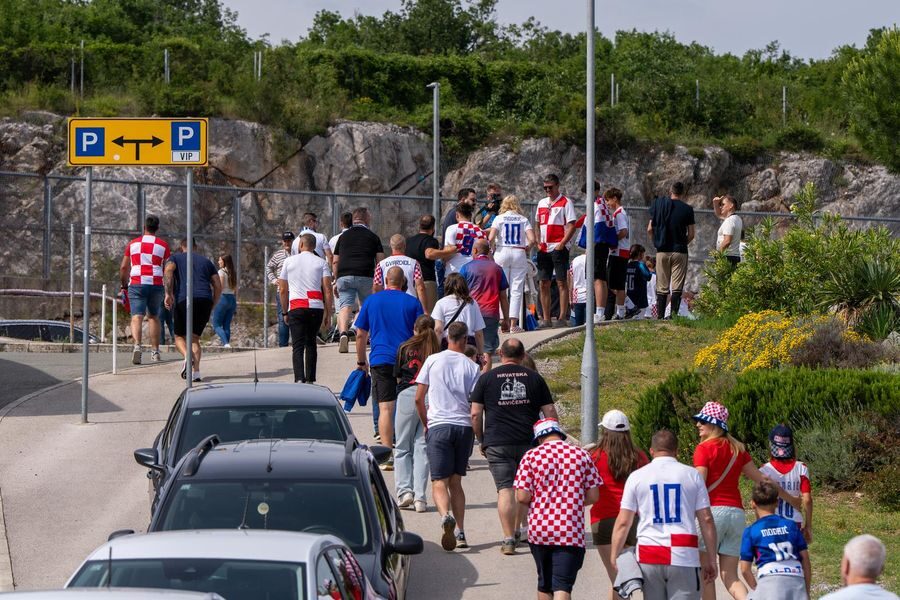 Prometni centar: Pazite večeras u prometu na navijače zbog utakmice ...